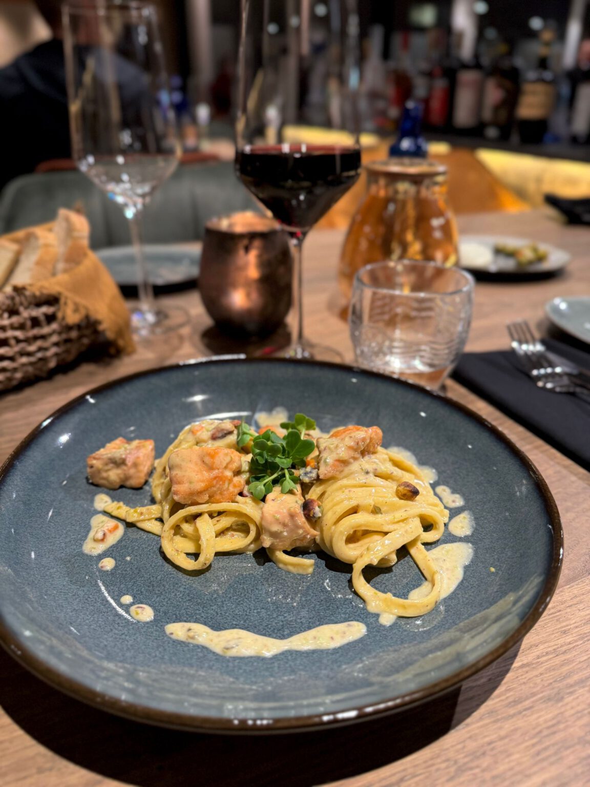 Novanta - Bar, Restaurant und Eventlocation in Essen am See